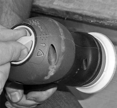 Renovering af trappe | Slibning af trappetrin på en trætrappe